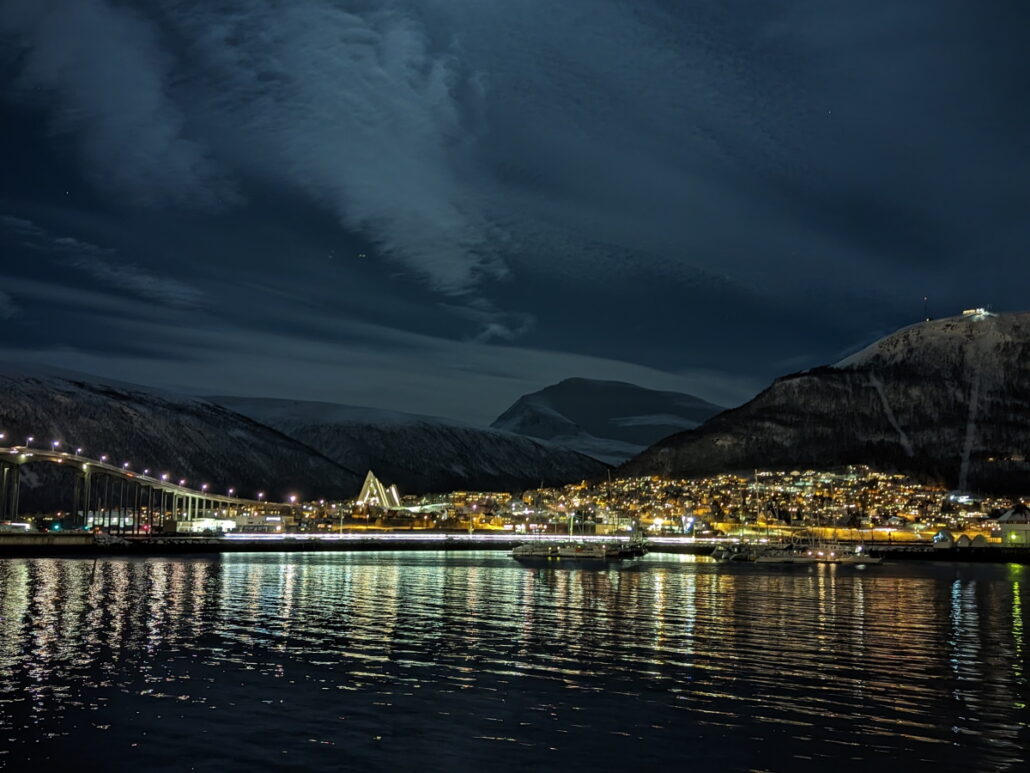 Discover Tromso without a car! Here's what you can do by bus or boat!
