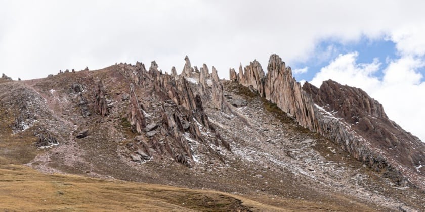 Découvrez l'autre montagne colorée de PALCOYO au Pérou